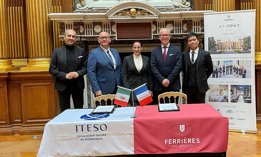 El ITESO firma convenio con la École Ferrières de Francia